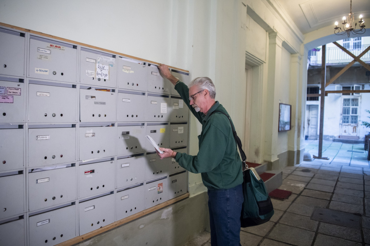 A Magyar Posta felkészült az év végi csomagforgalmi csúcsra